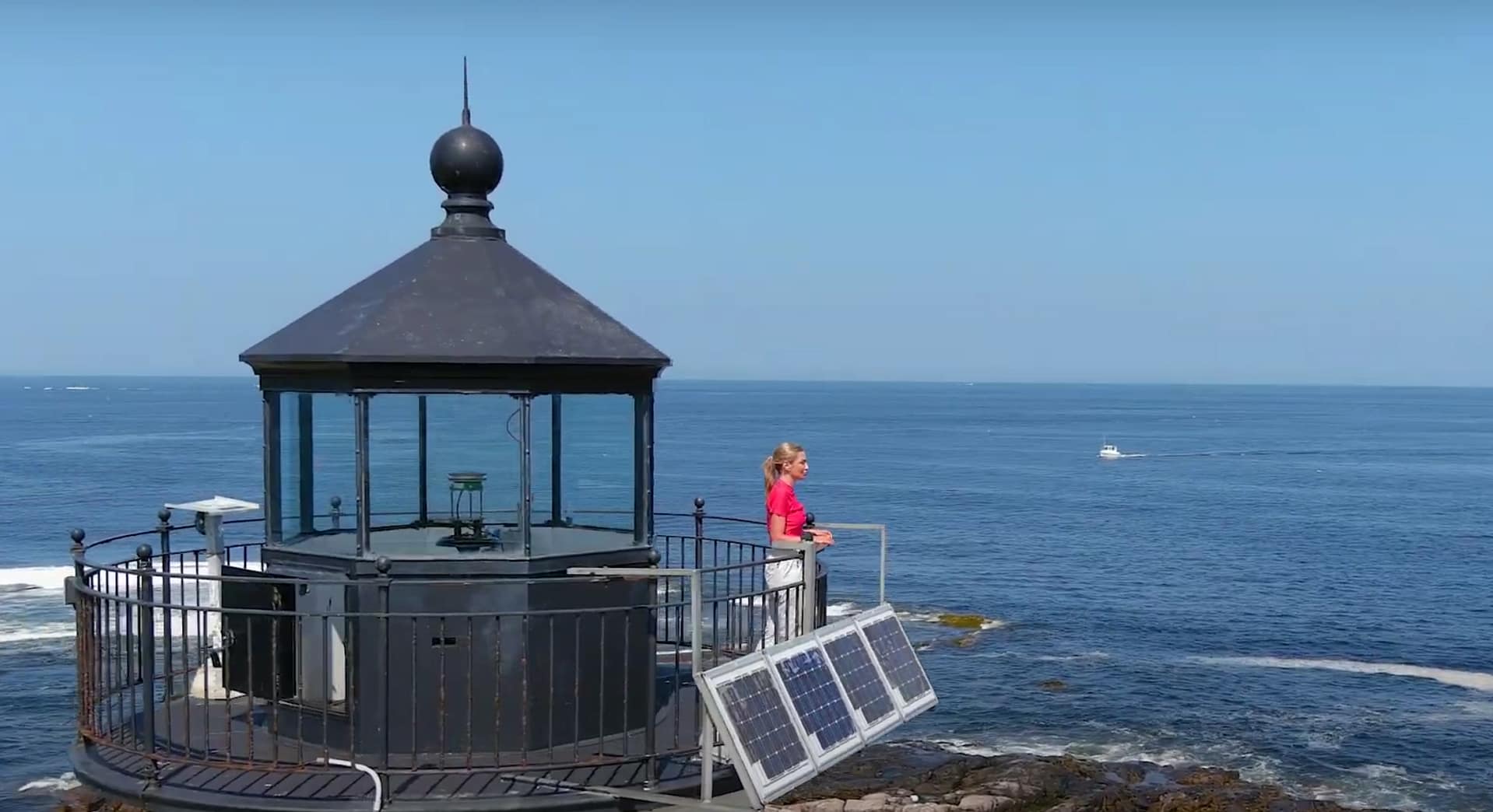 North of Boston Island Lighthouse Kayak Tour | GuideR Adventure